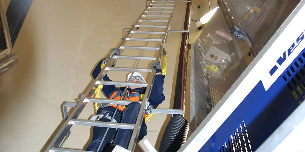 Confined space rescue training