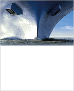 Cutting-edge asymmetric stern design
